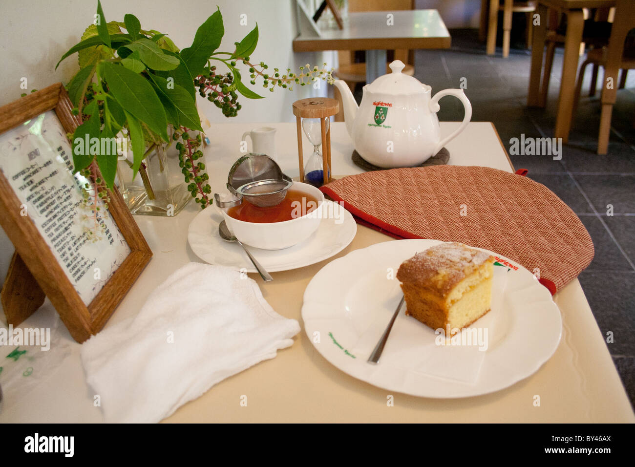 Having tea in Japan with lemon cake Stock Photo - Alamy