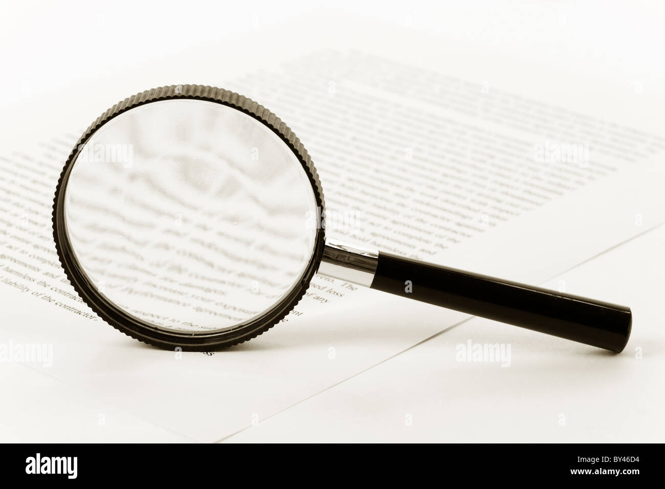 Magnifying glass document hi-res stock photography and images - Alamy