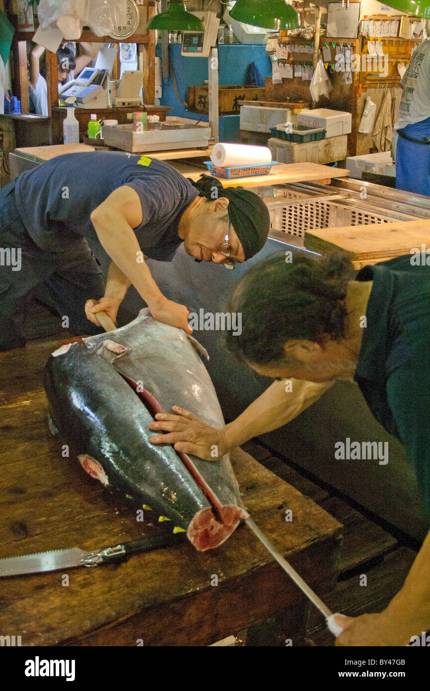 Sawing tuna hi-res stock photography and images - Alamy