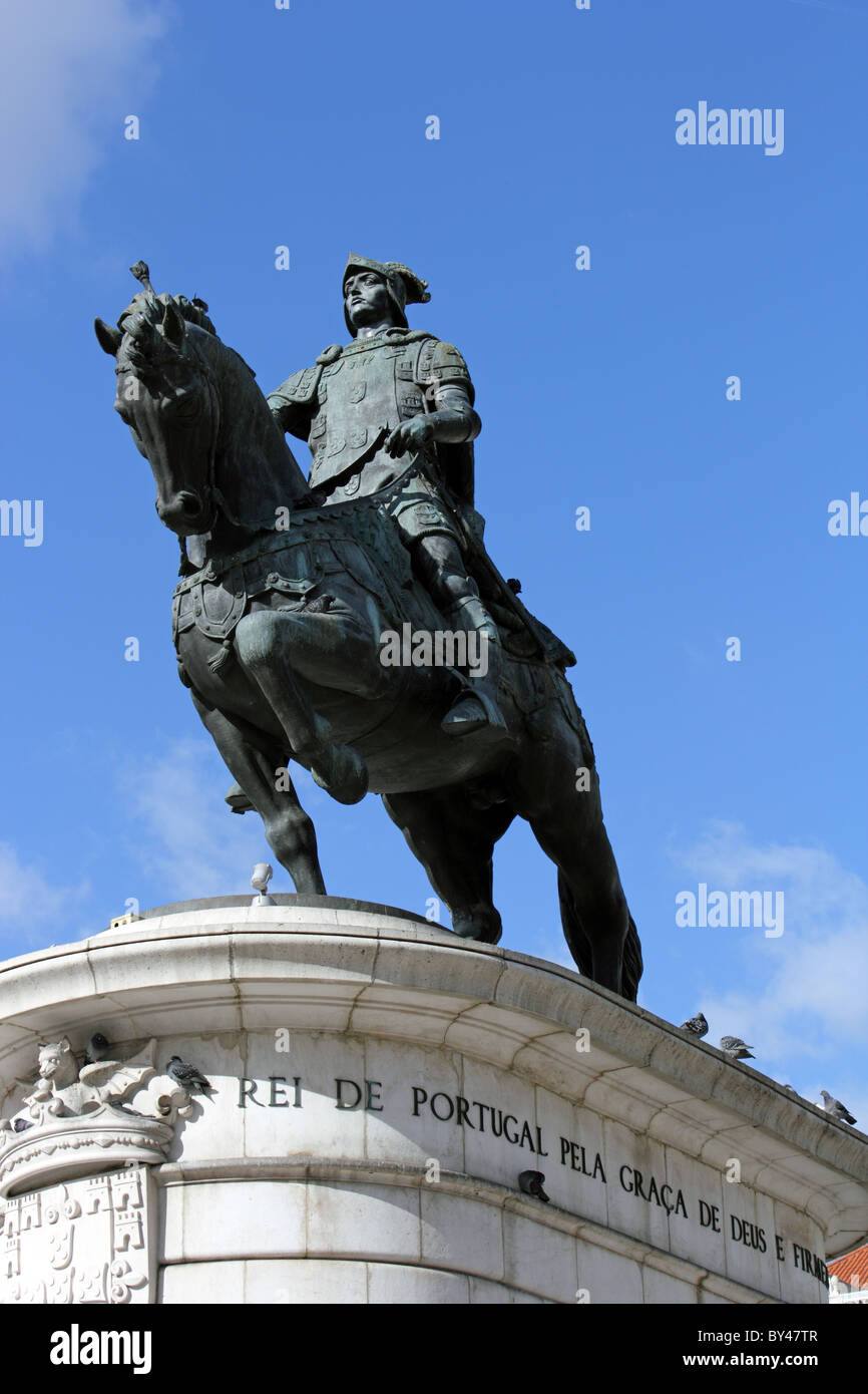 King john i statue hi-res stock photography and images - Alamy