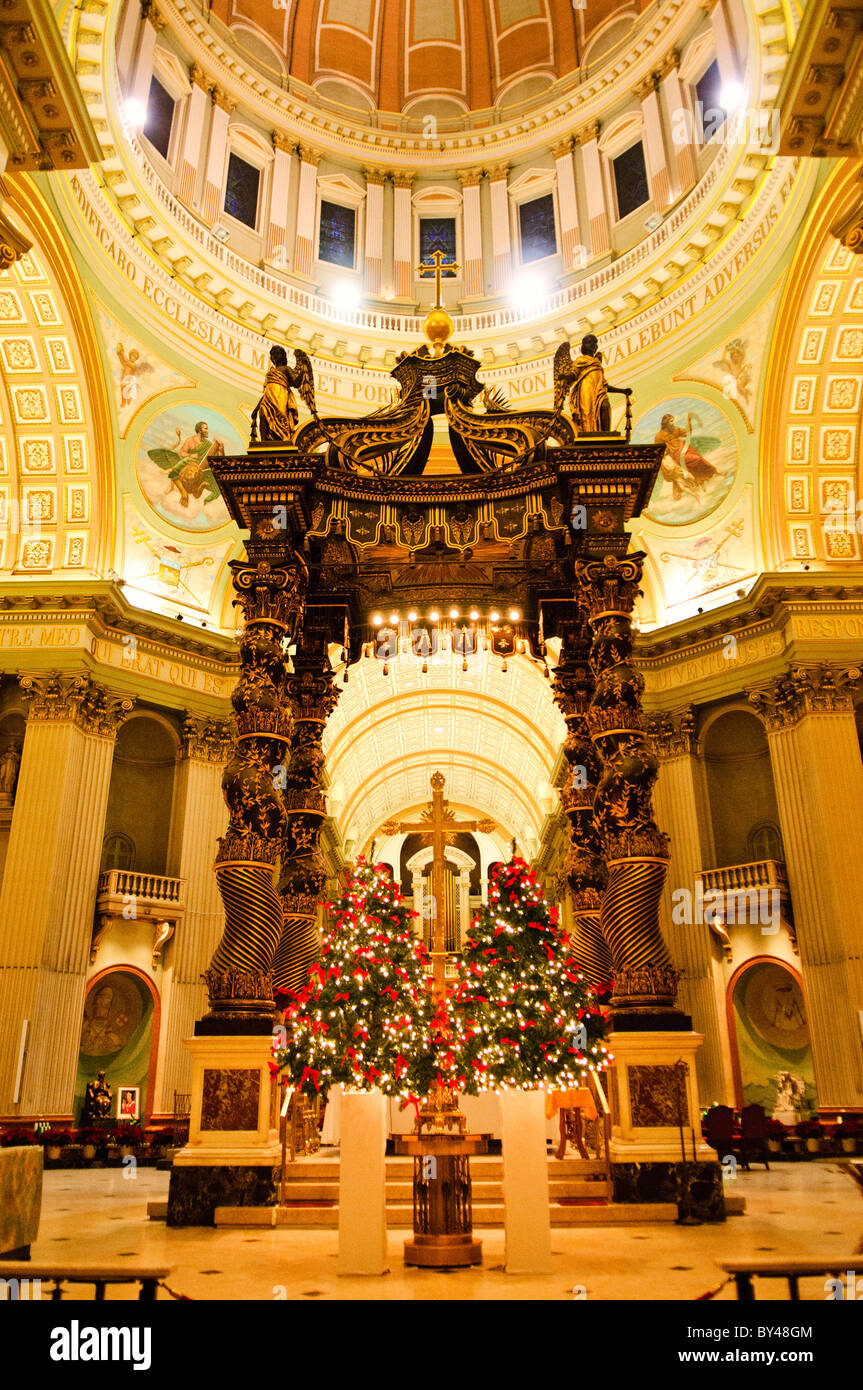 Mary Queen Of The World Cathedral Altar Montreal Canada // MONTREAL ...