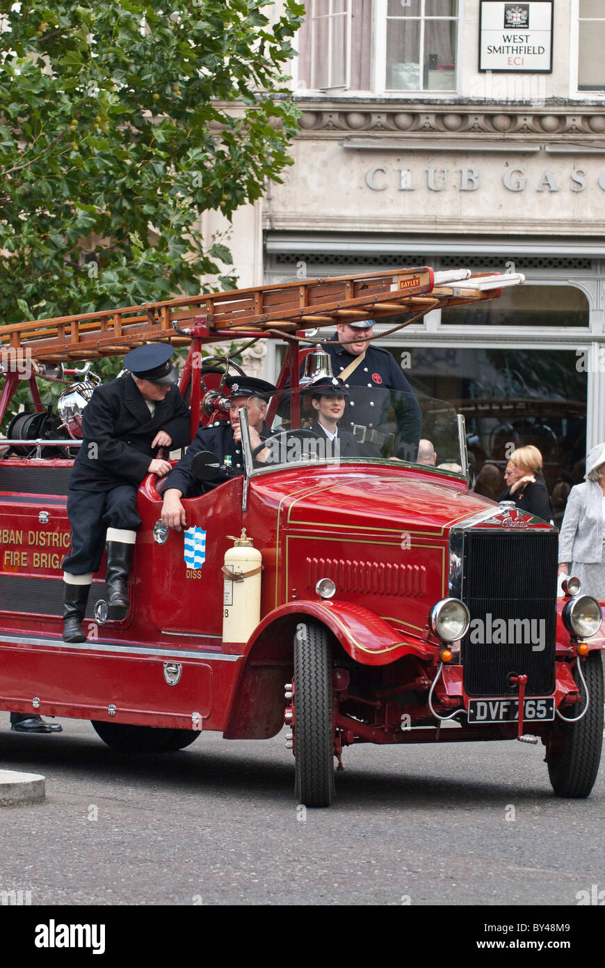 Albion 1939 fire engine Diss National firefighters memorial Service ...