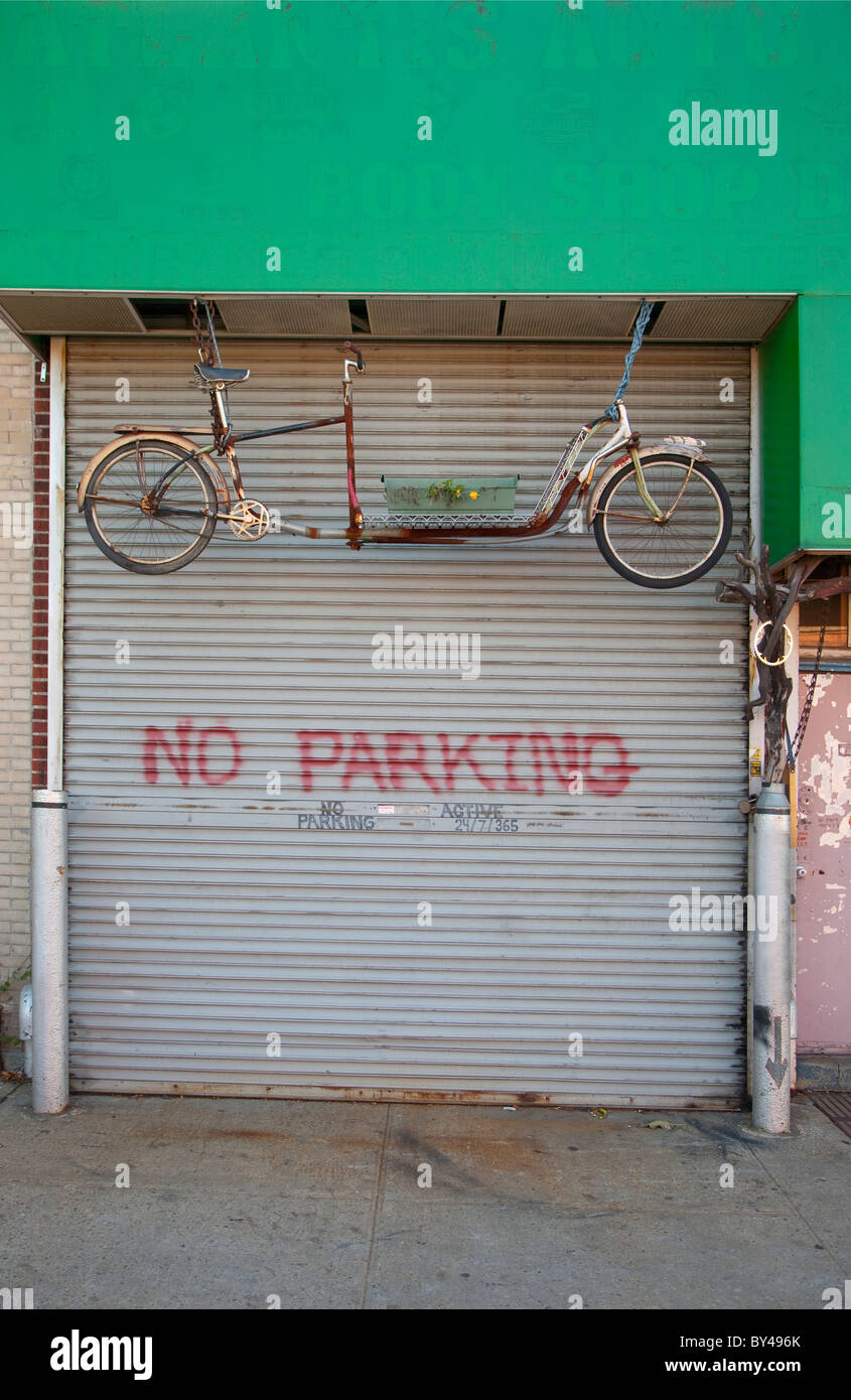 no parking sign on garage door Stock Photo - Alamy