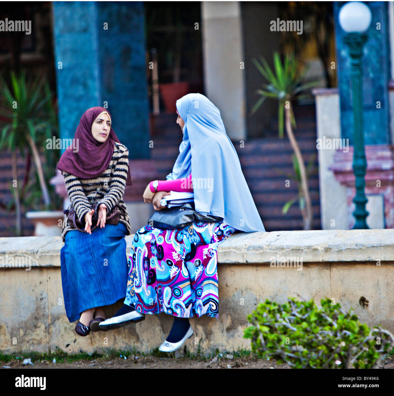 Muslim burka hi-res stock photography and images - Alamy