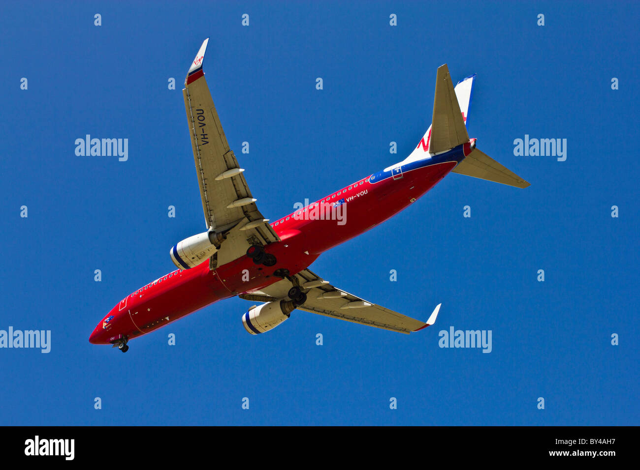 Jet Aircraft on Approach to Land Stock Photo - Alamy