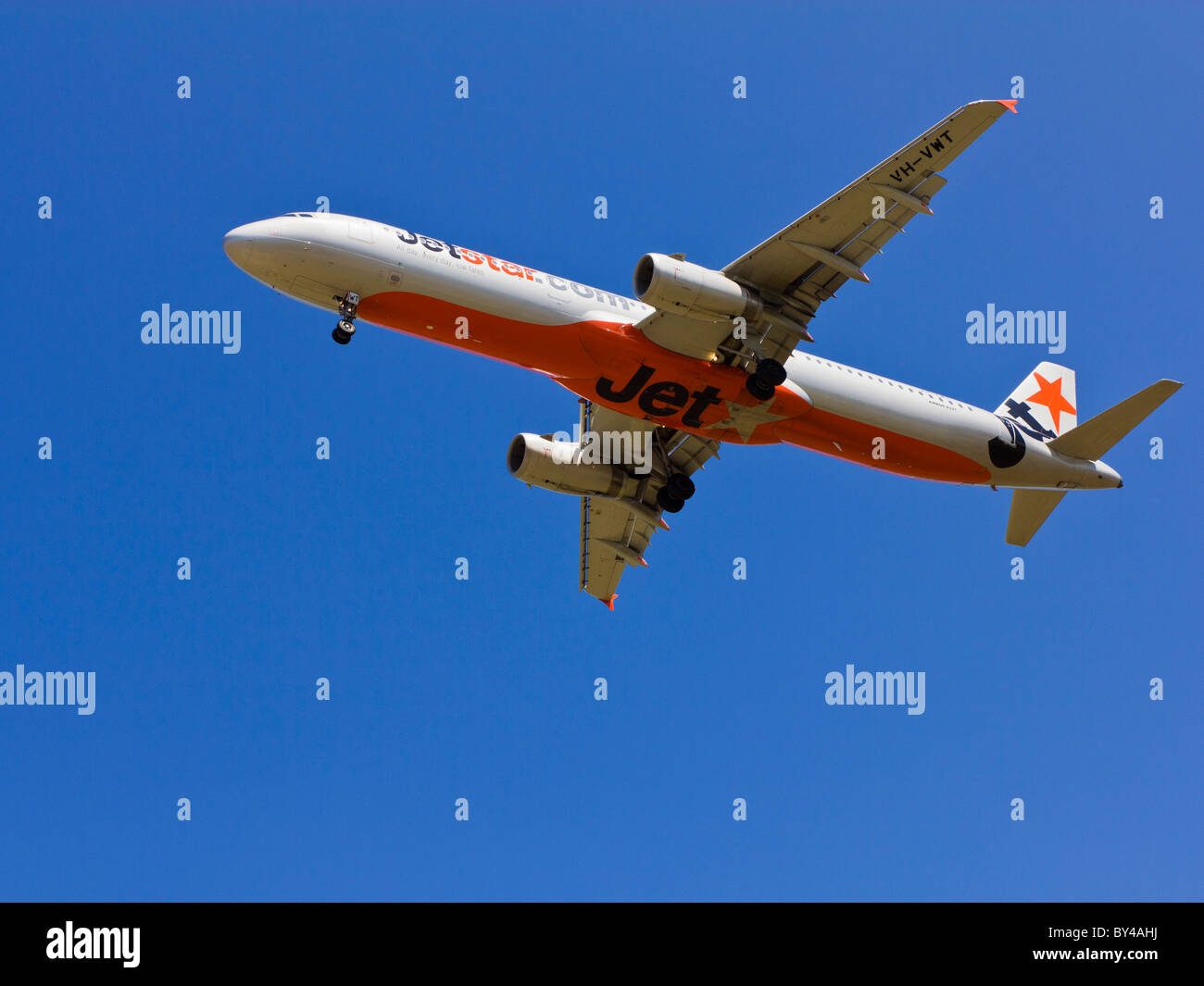 Jet Aircraft on Approach to Land Stock Photo - Alamy
