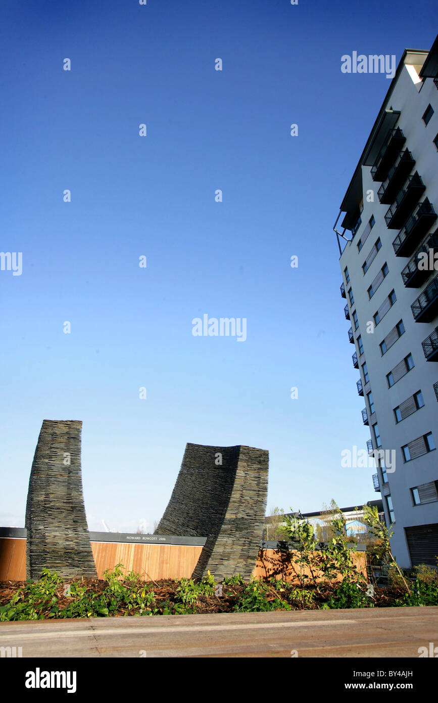 Water sculpture cardiff bay hi-res stock photography and images - Alamy