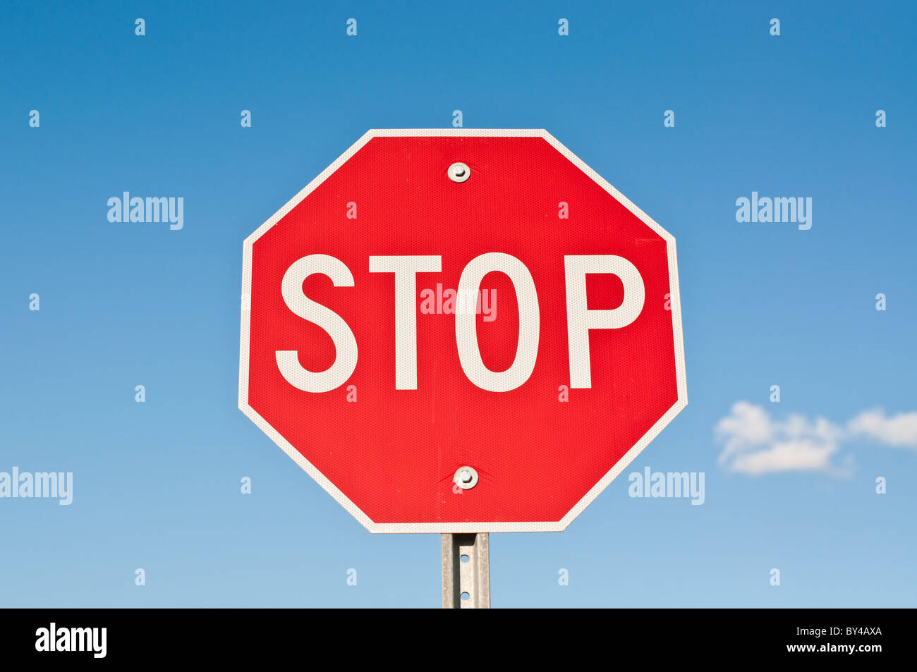 Octagon stop sign hi-res stock photography and images - Alamy
