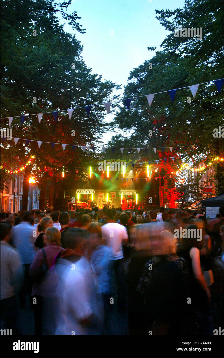 Open air concert vertical hi-res stock photography and images - Alamy