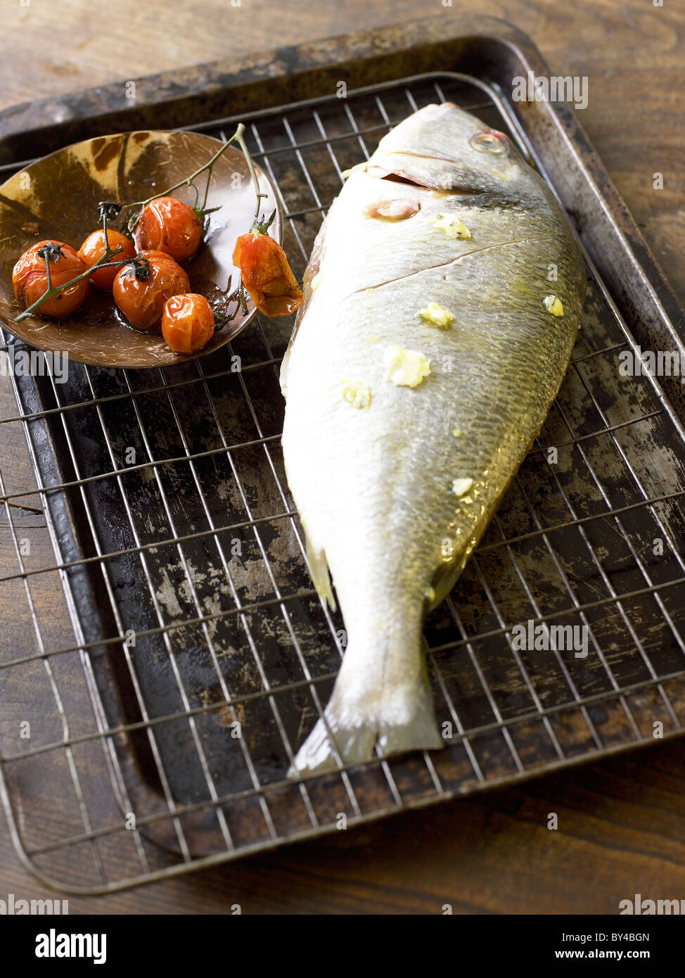 Fish whole hi-res stock photography and images - Alamy