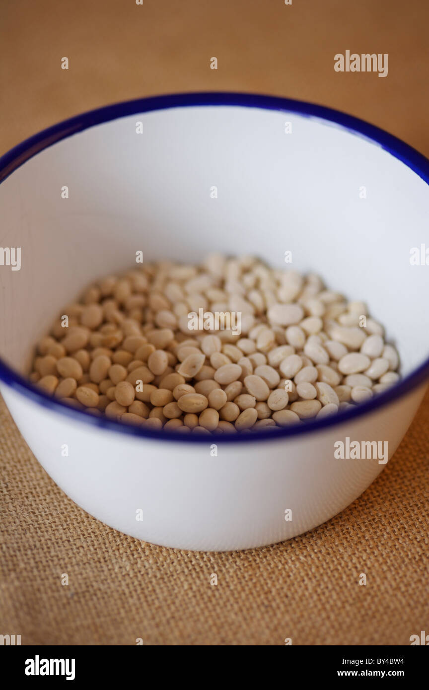 White pulses hi-res stock photography and images - Alamy