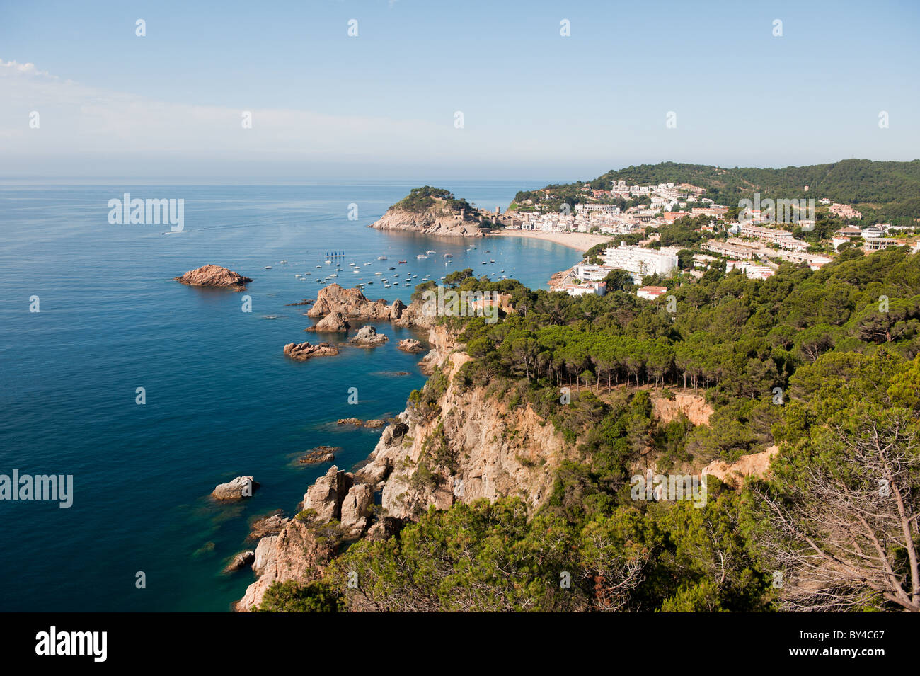 Spanish east coast with rocks and rough sea Stock Photo - Alamy