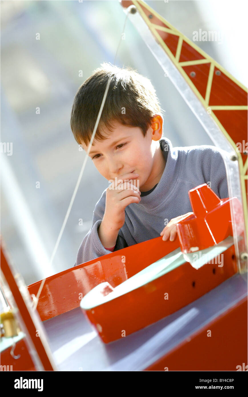 Child techniquest cardiff hi-res stock photography and images - Alamy