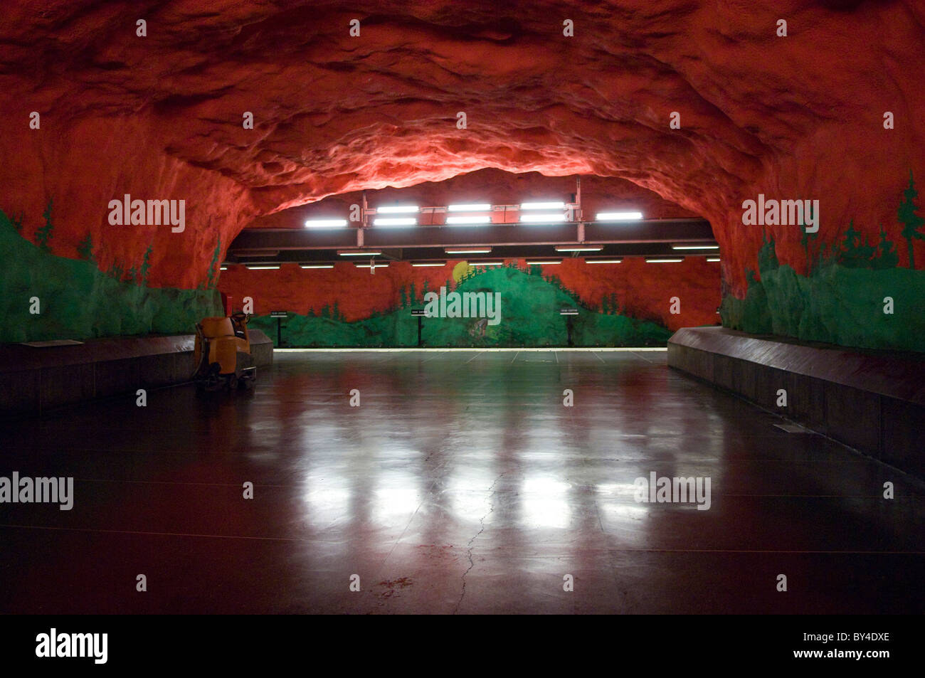 Subway station stockholm sweden hi-res stock photography and images - Alamy