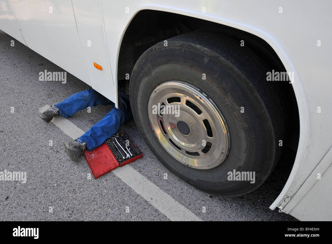 Bus mechanic hi-res stock photography and images - Alamy