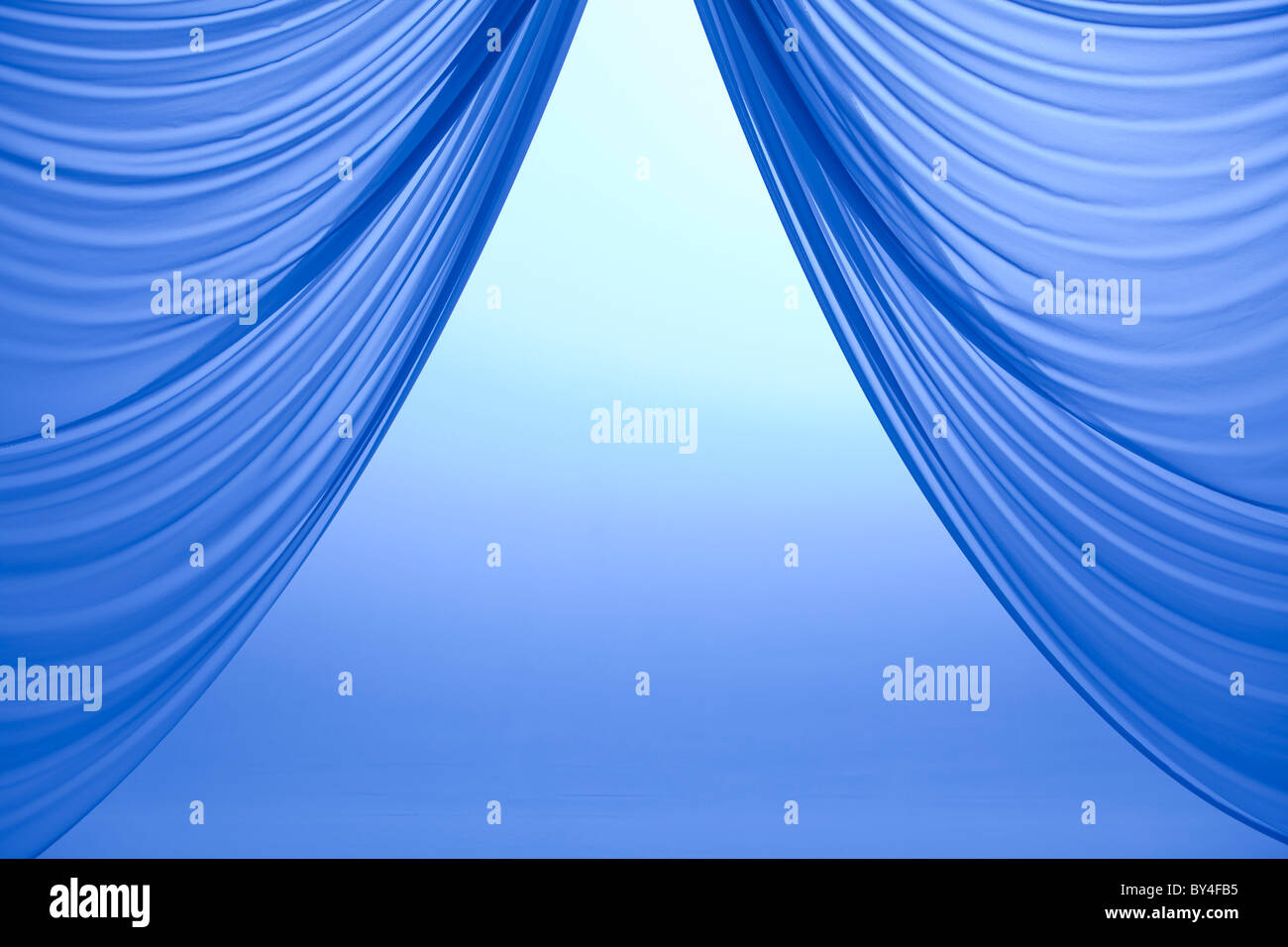Blue curtain hi-res stock photography and images - Alamy