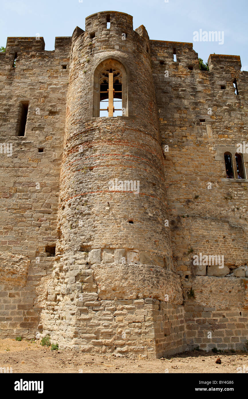 closeup of castle wall with tower Stock Photo - Alamy