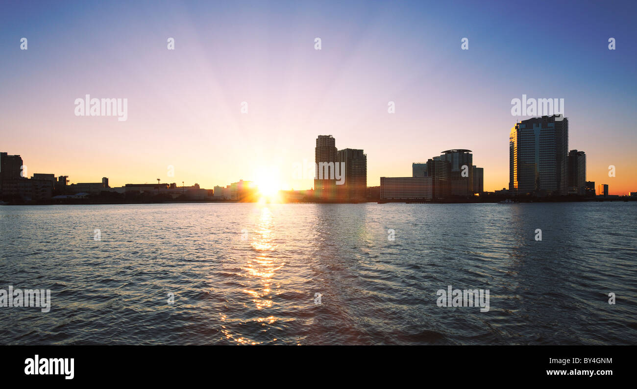 Tokyo skyline hi-res stock photography and images - Alamy