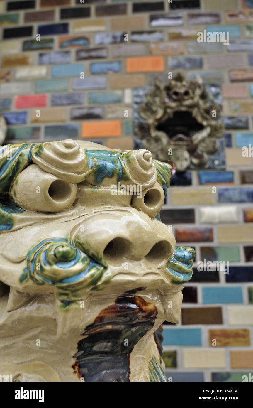 Okinawa shisa hi-res stock photography and images - Alamy