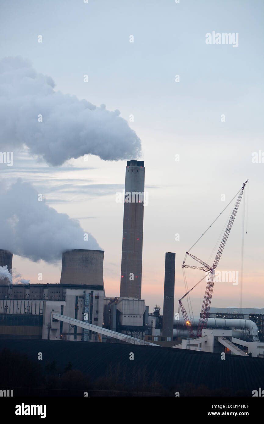 Ratcliffe on Soar coal fired power station near Nottingham, UK ...