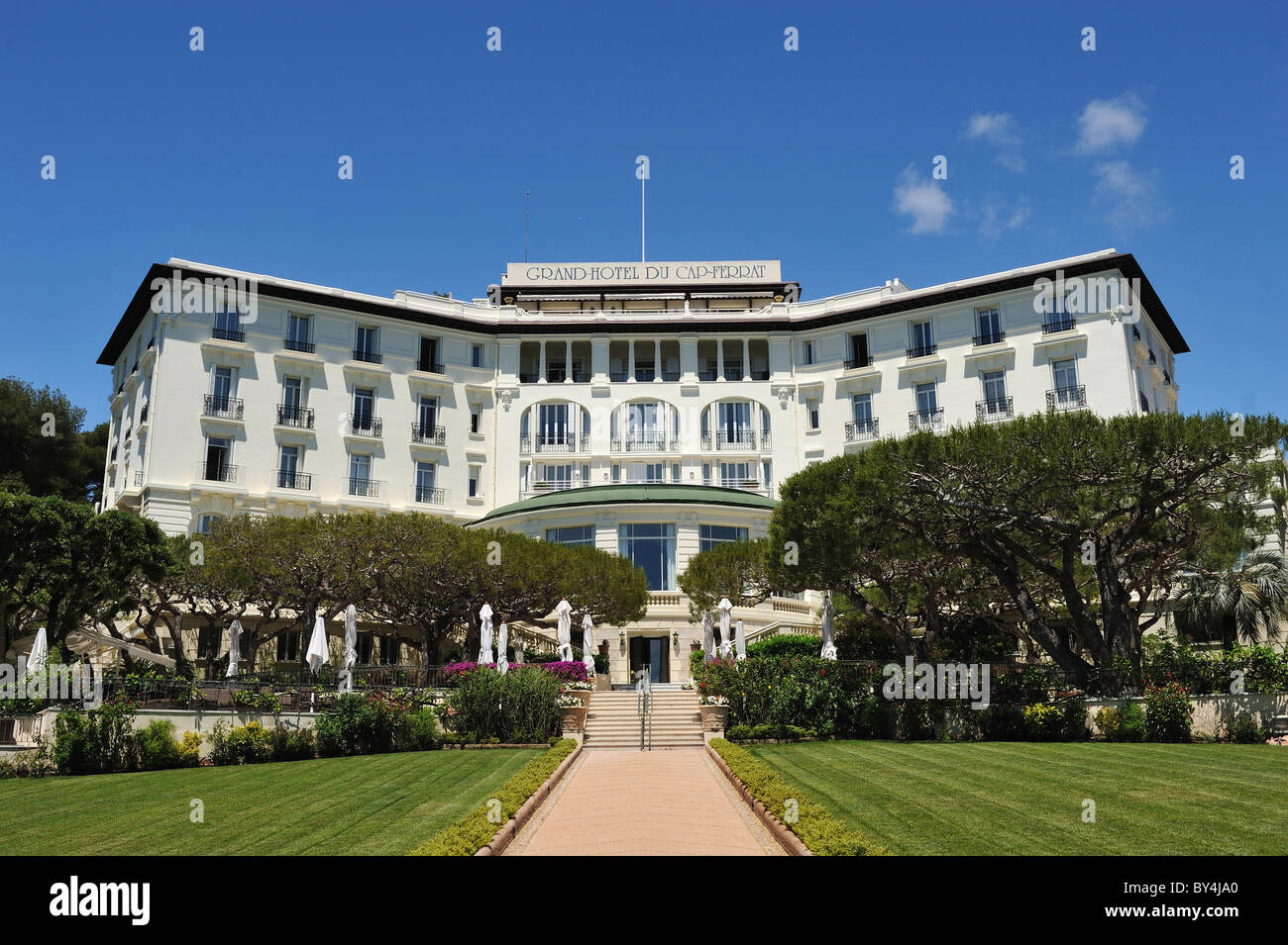 Grand hotel you cap ferrat hi-res stock photography and images - Alamy