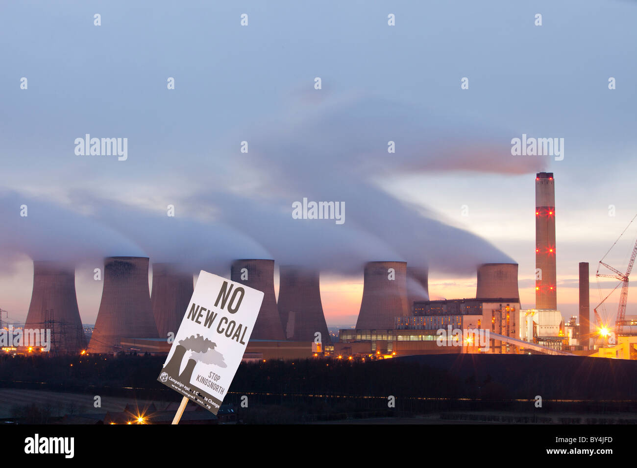 Ratcliffe on Soar coal fired power station near Nottingham, UK ...