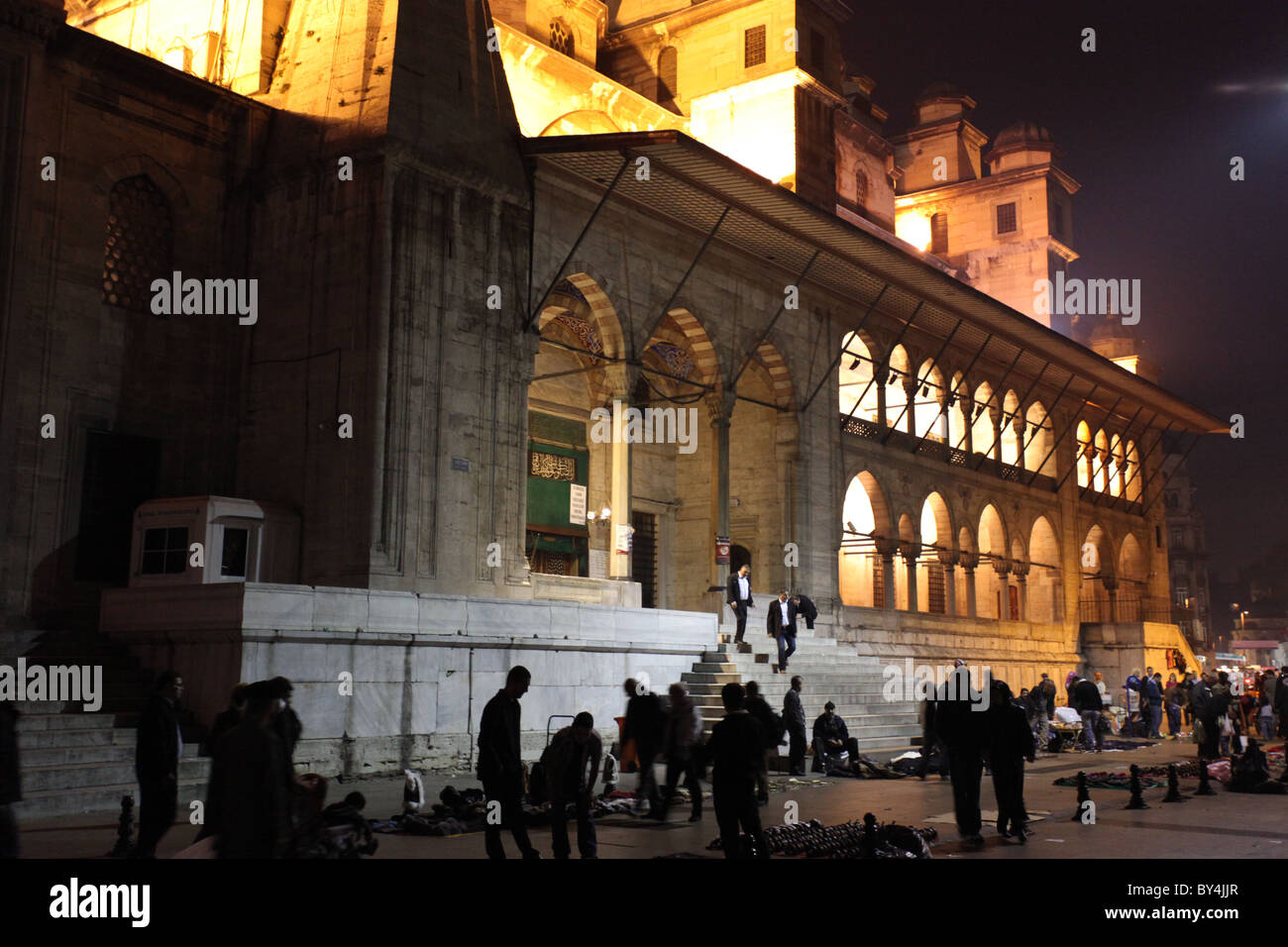 Yeni Cami - New Mosque in Istanbul at night Stock Photo - Alamy