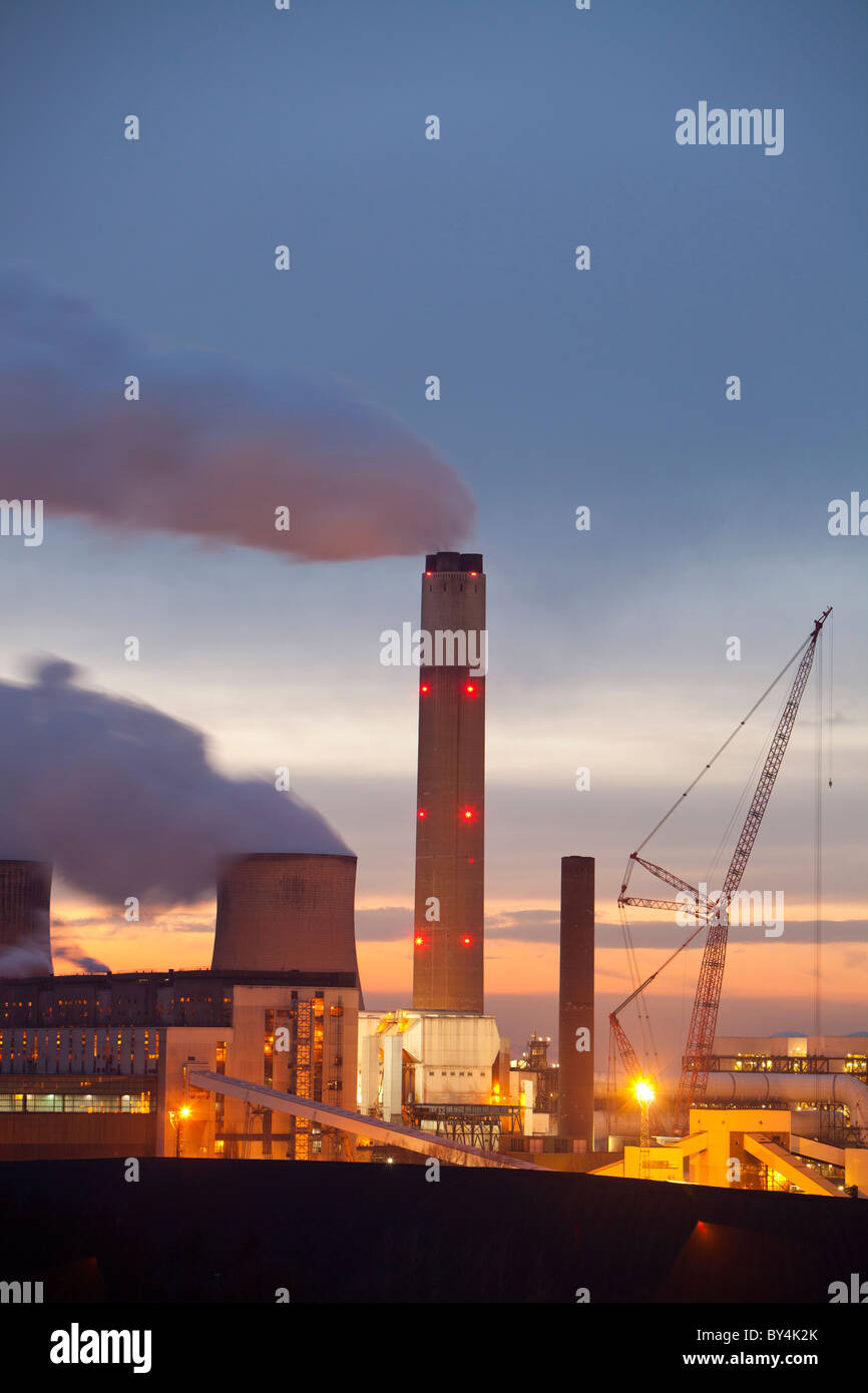 Ratcliffe on Soar coal fired power station near Nottingham, UK ...
