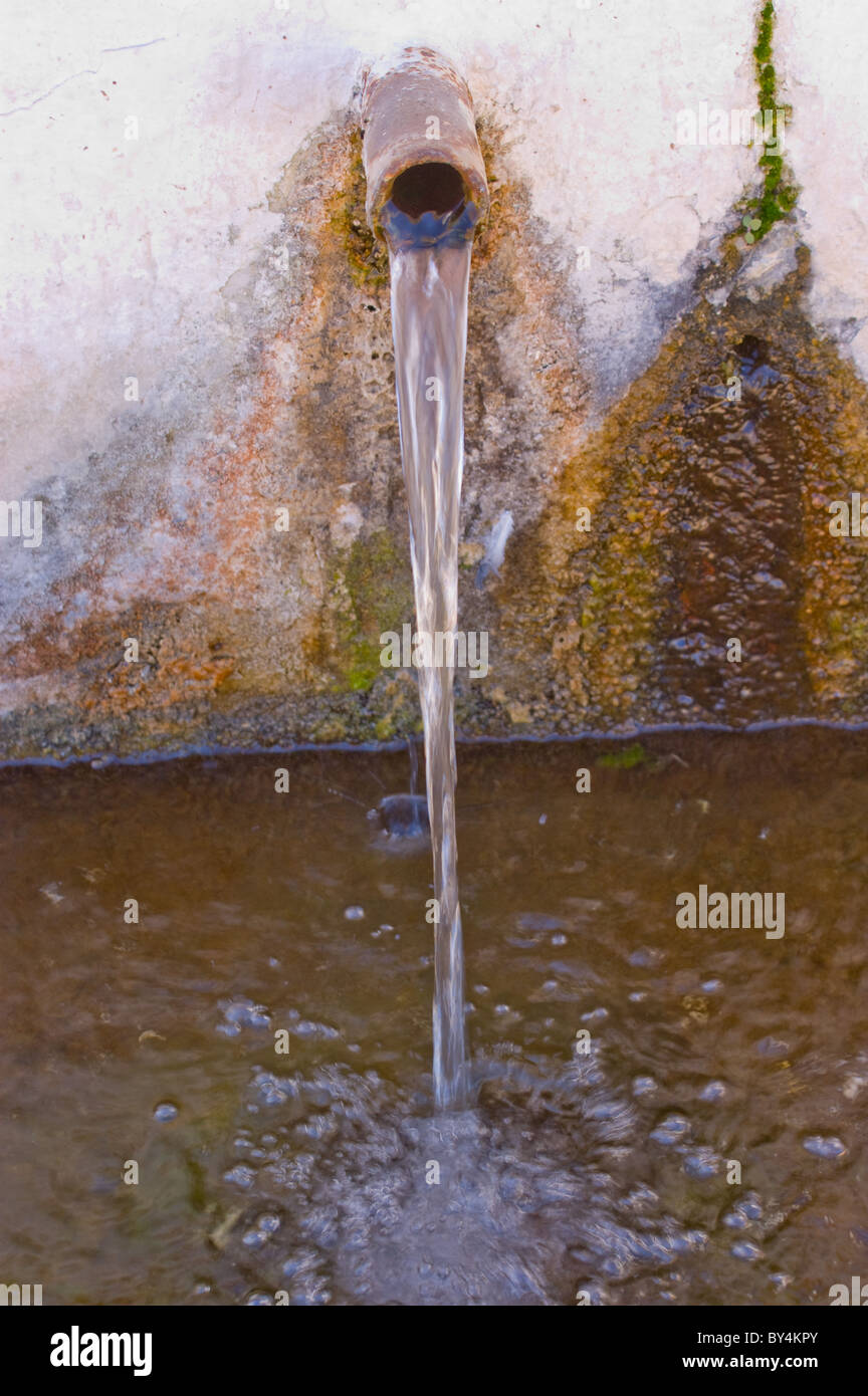 Old water trough hi-res stock photography and images - Alamy