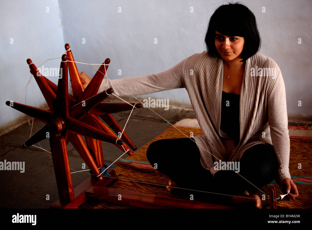 Thread making gandhian way hi-res stock photography and images - Alamy