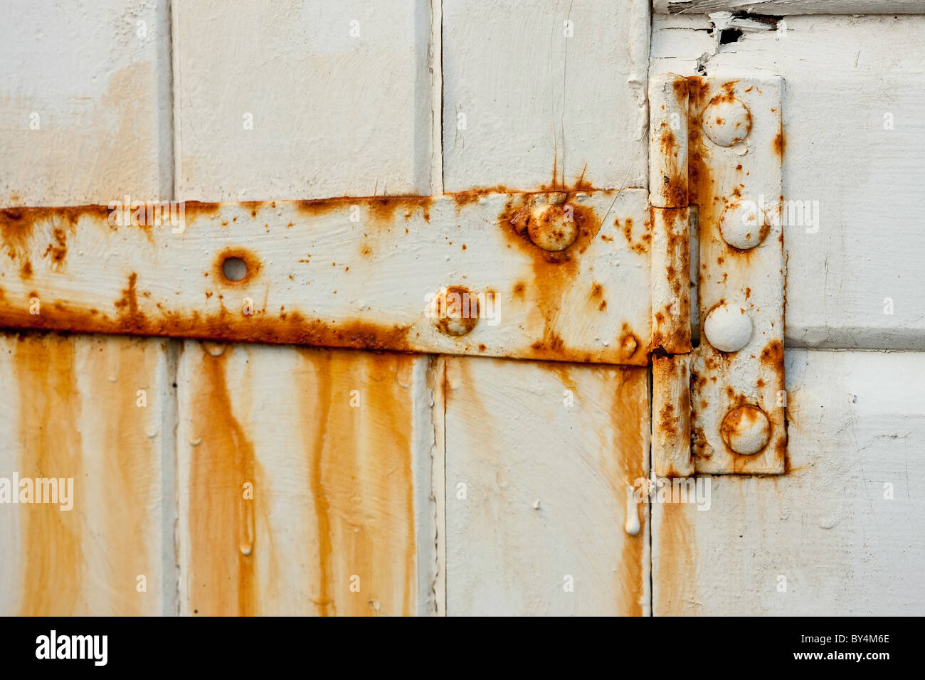 Rusty Beach Hut Hinge Stock Photo - Alamy