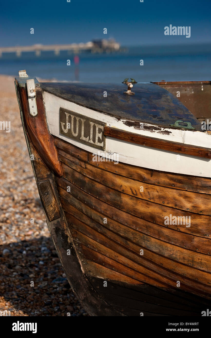Shoreline and boat hi-res stock photography and images - Alamy