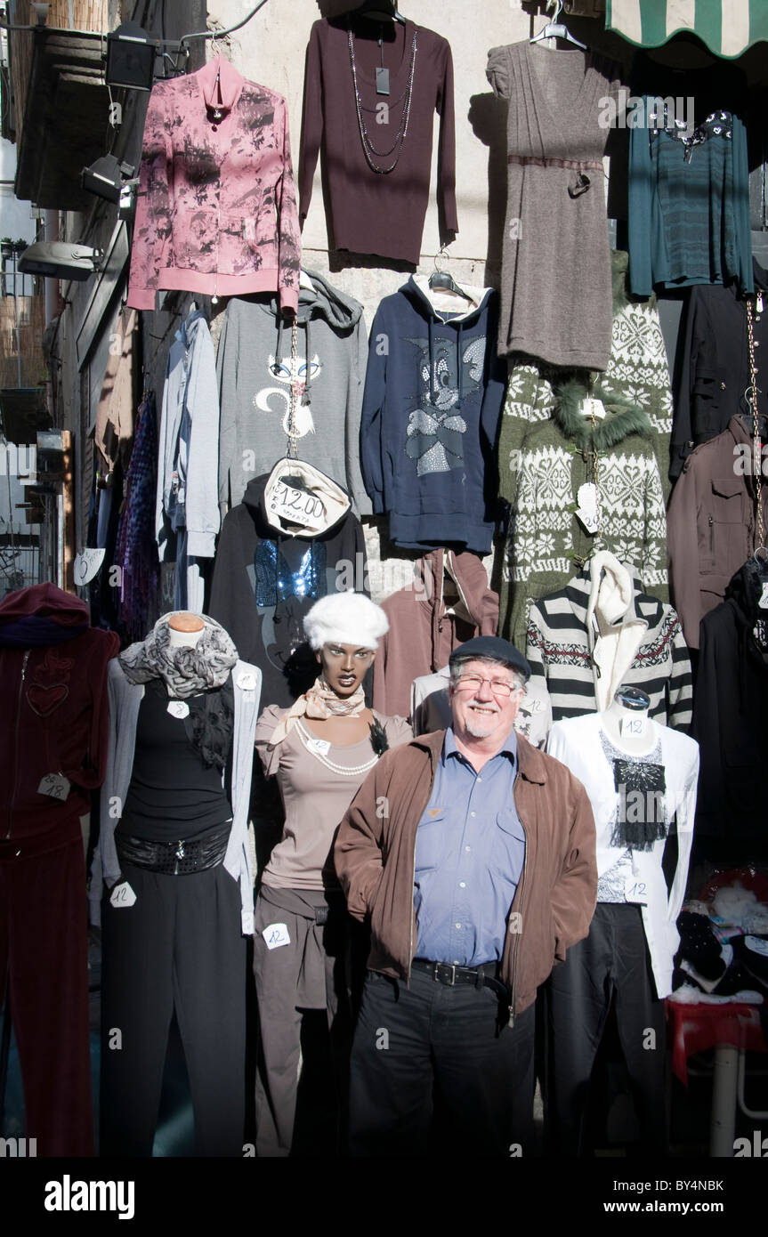 Napoli man street hi-res stock photography and images - Alamy