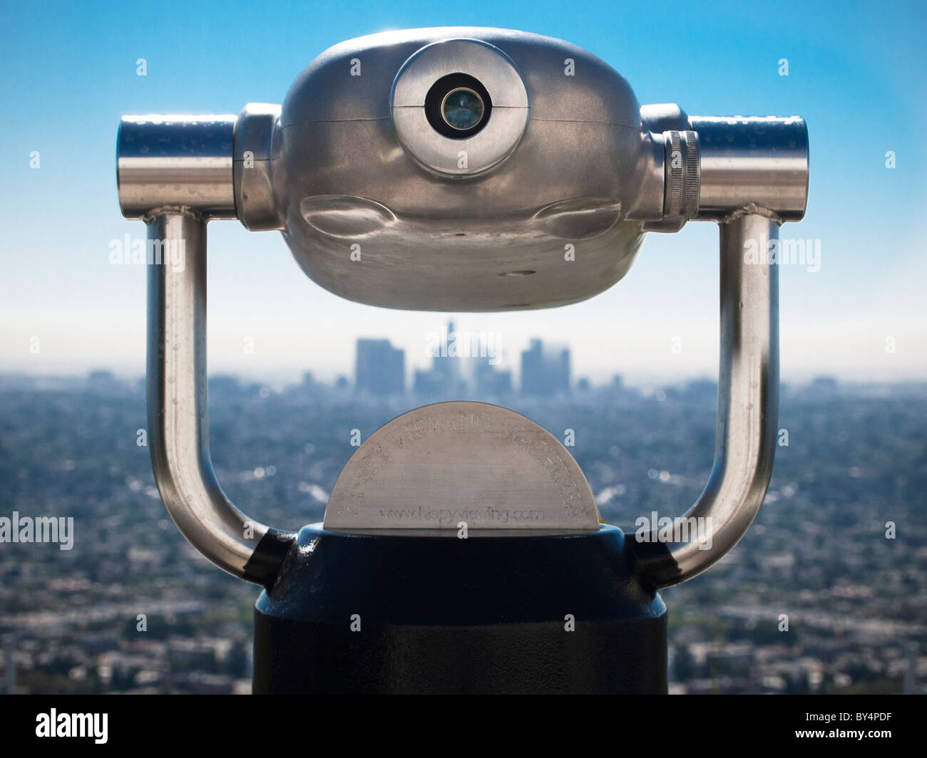 Coin operated viewing machine hi-res stock photography and images - Alamy