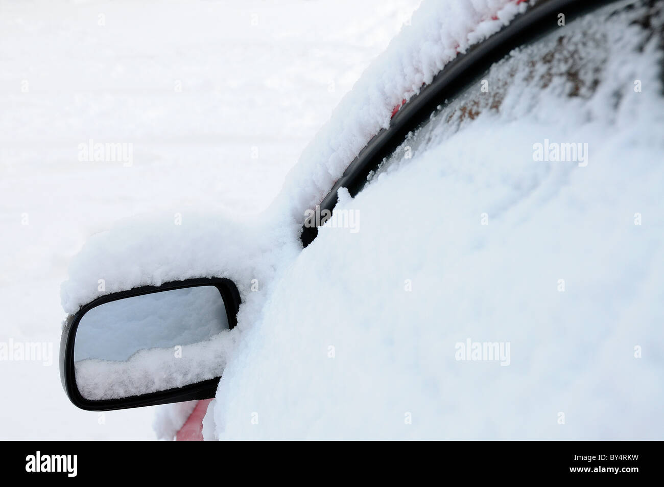 snow on car Stock Photo - Alamy