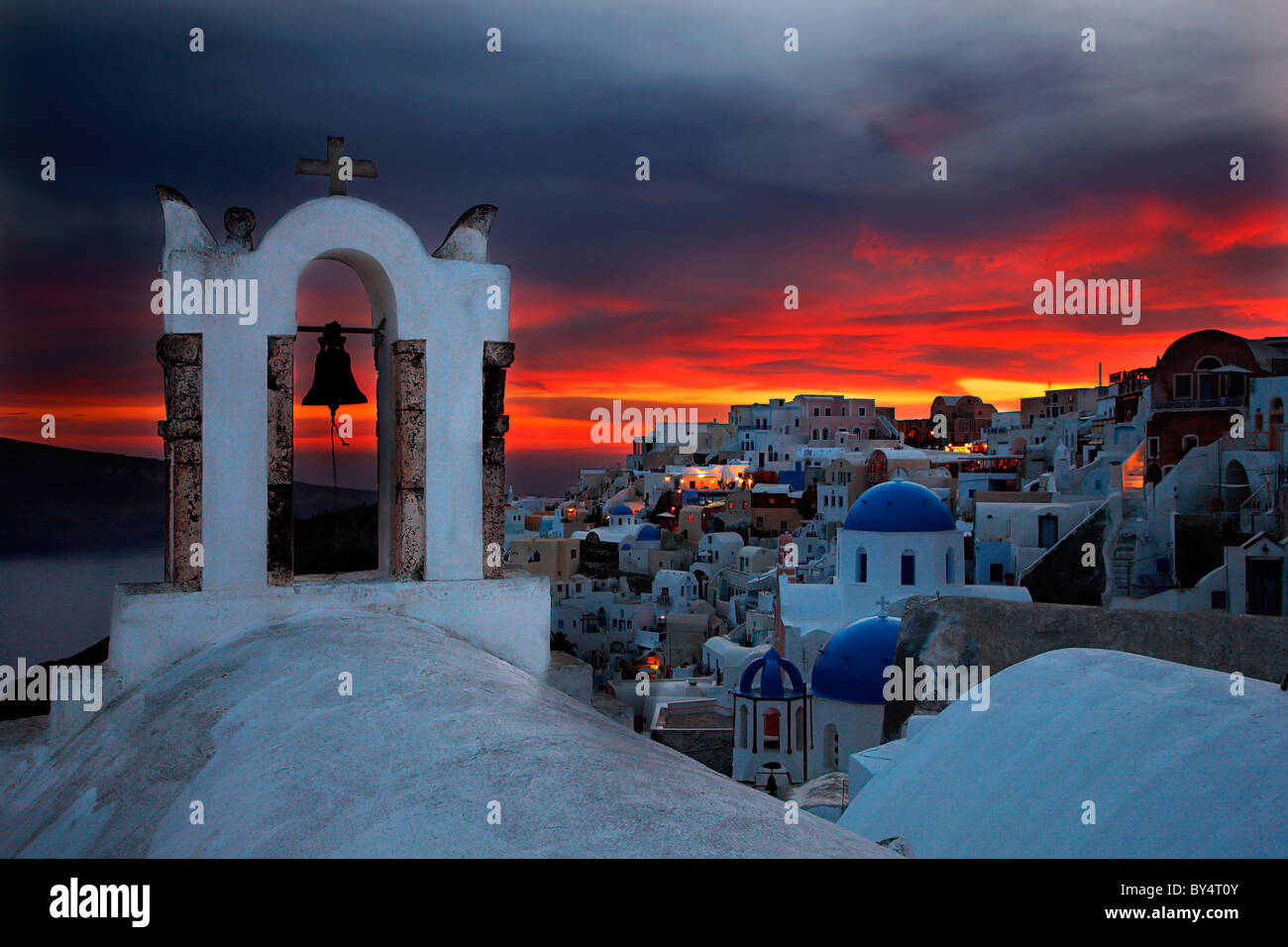 Greek islands sunset island village hi-res stock photography and images ...