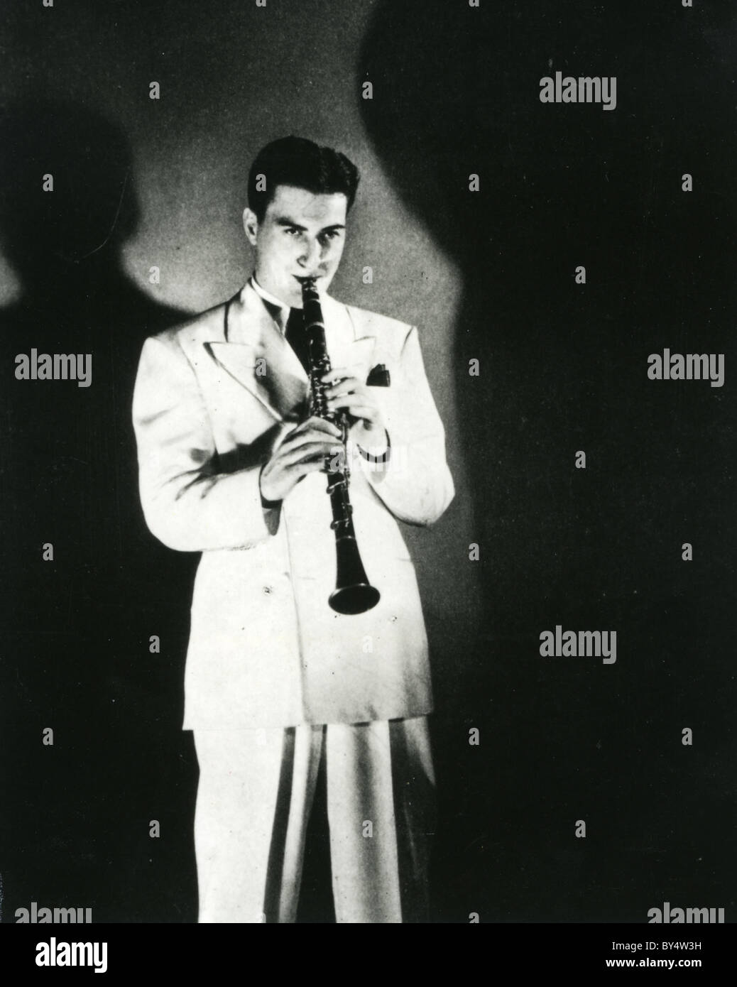 Artie shaw us bandleader hi-res stock photography and images - Alamy