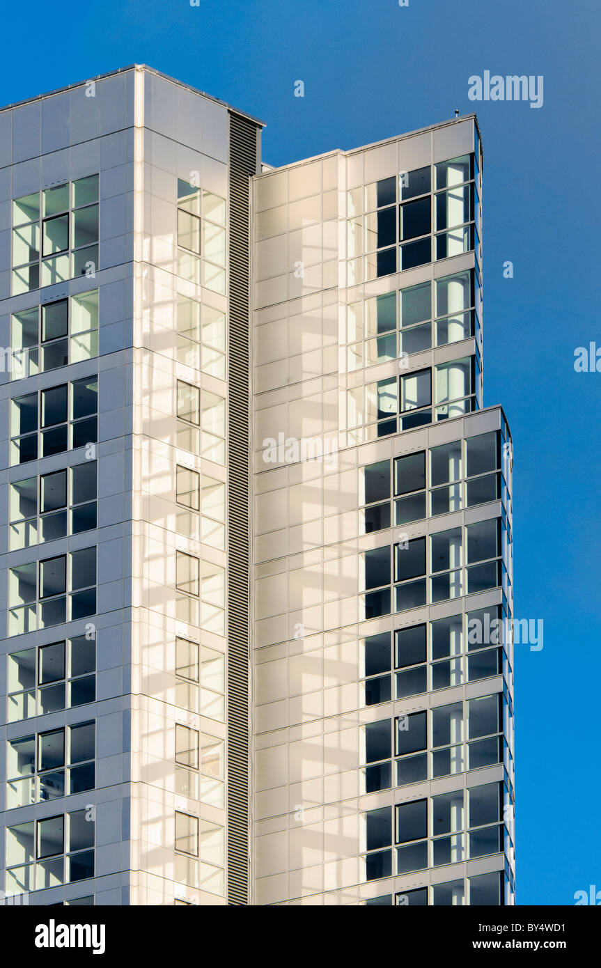 Multistory block hi-res stock photography and images - Alamy