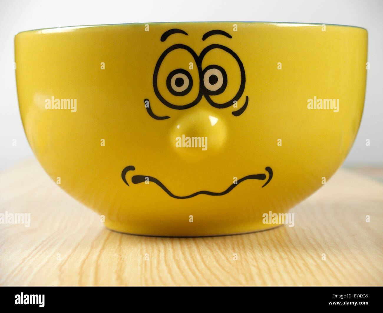 Face bowl hi-res stock photography and images - Alamy