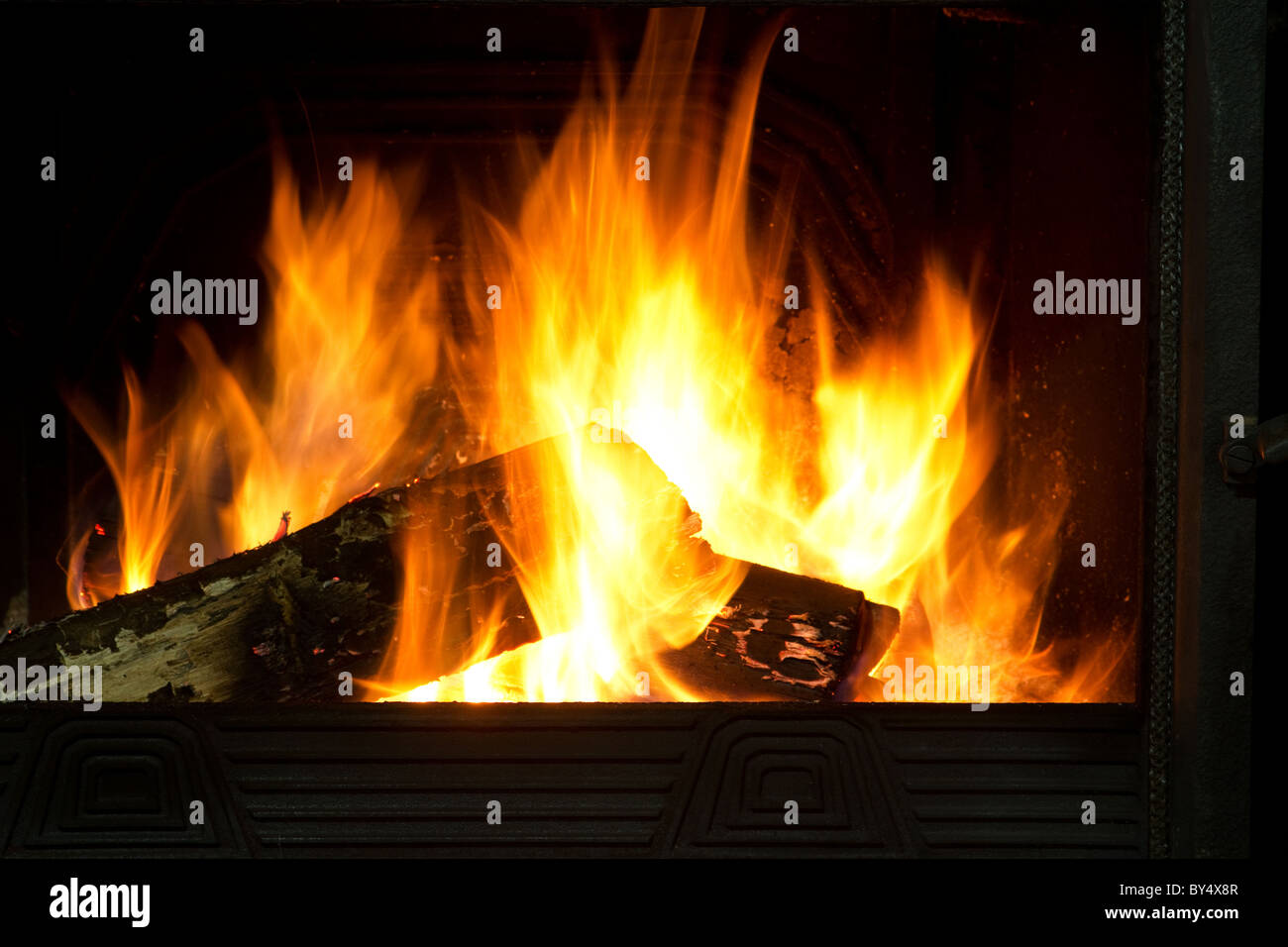 Fireplace with flames hi-res stock photography and images - Alamy