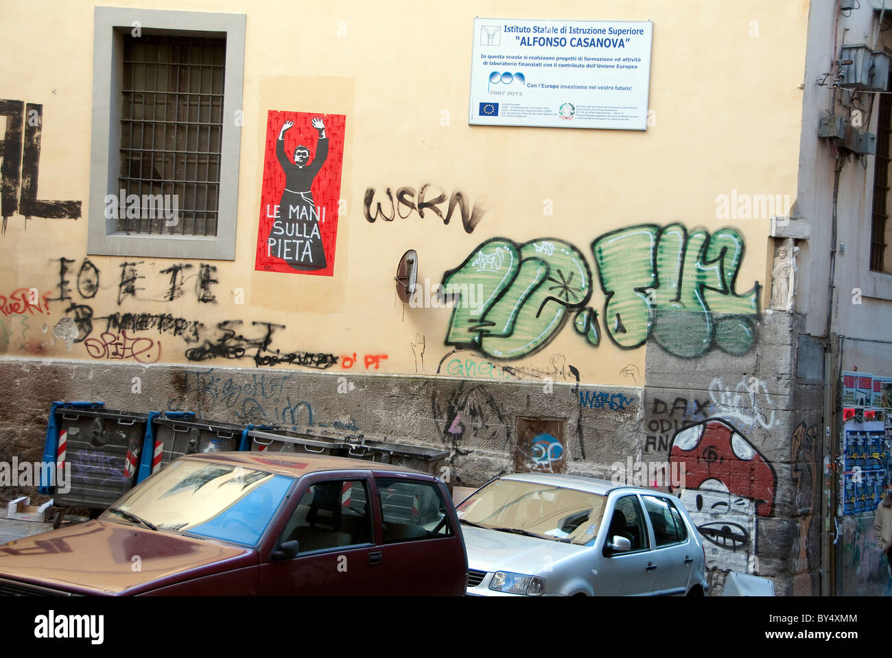 Street art and Graffiti in Naples, Italy Stock Photo - Alamy