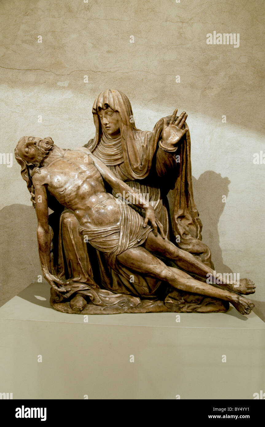 Virgen mary pieta hi-res stock photography and images - Alamy