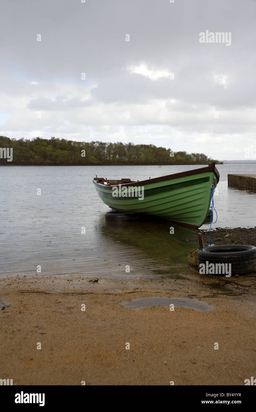 Green rowing boat hi-res stock photography and images - Alamy