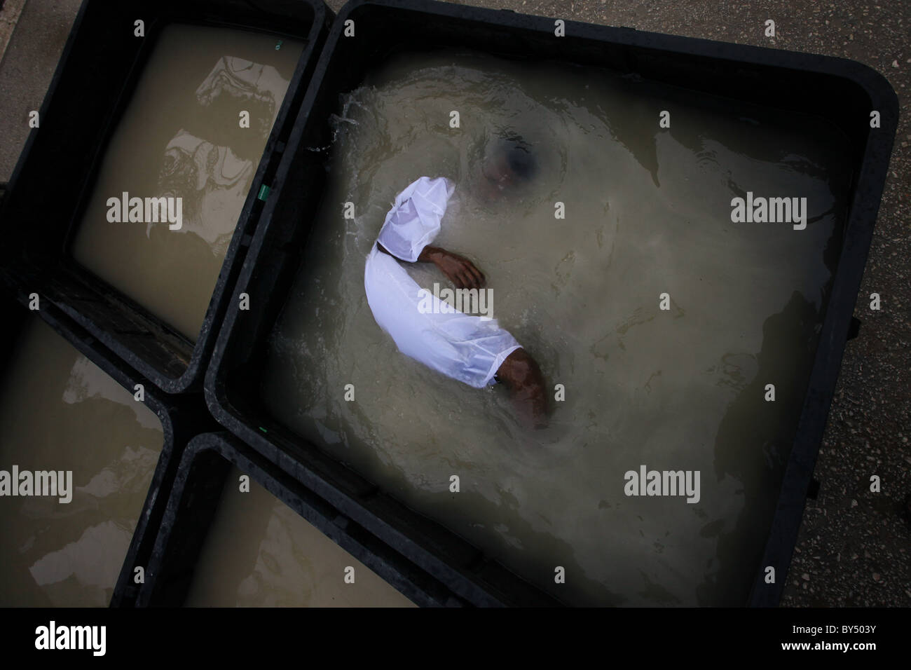 Ceremonial Bathing High Resolution Stock Photography and Images - Alamy