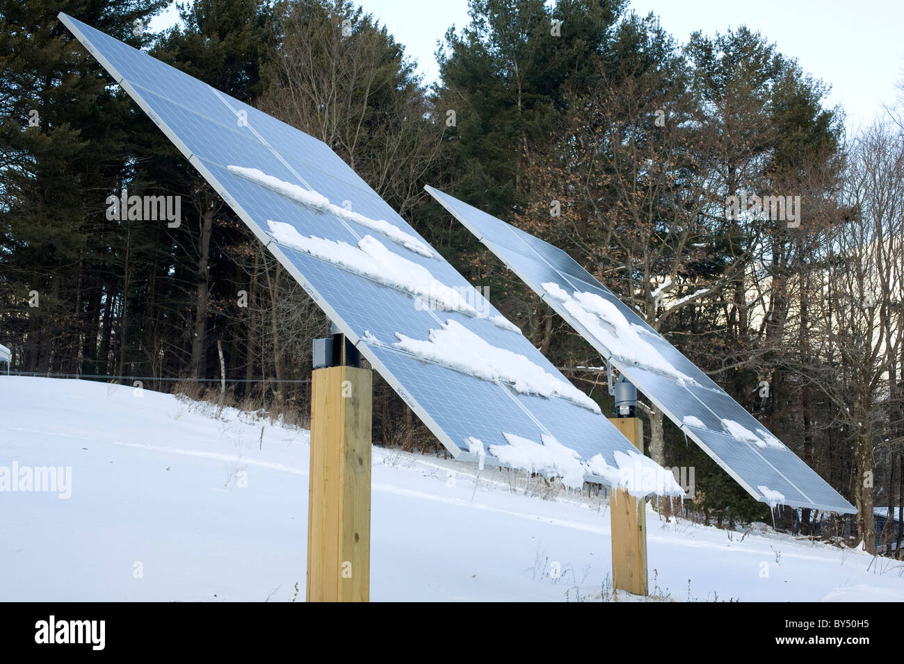 Solar panels usa winter hi-res stock photography and images - Alamy