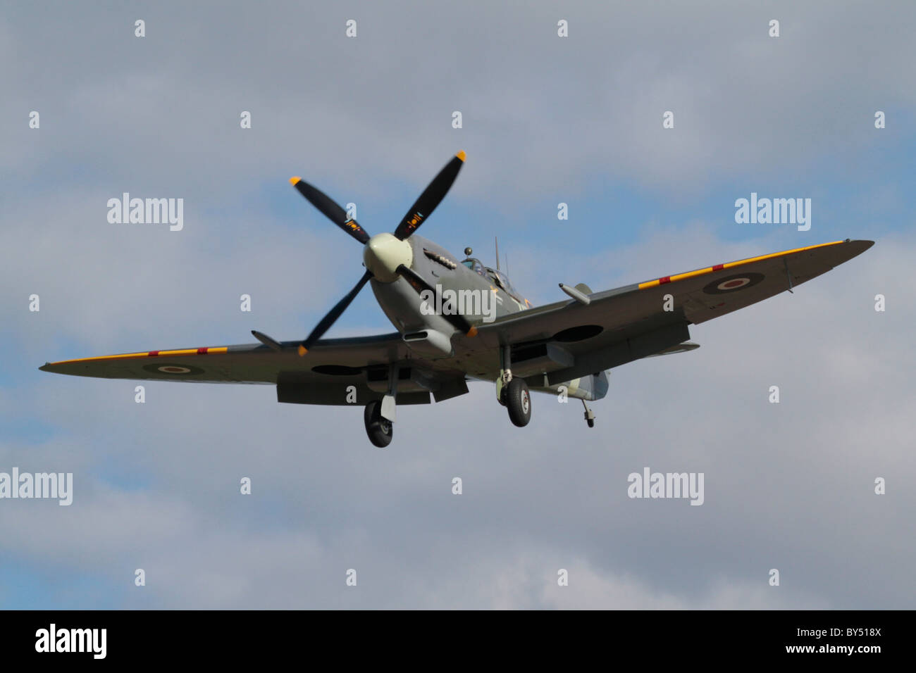 Spitfire Mk IX MH434 ZDB Stock Photo - Alamy