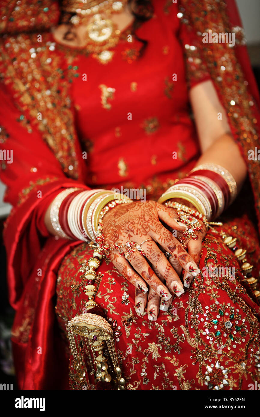 Sikh bride hi-res stock photography and images - Alamy