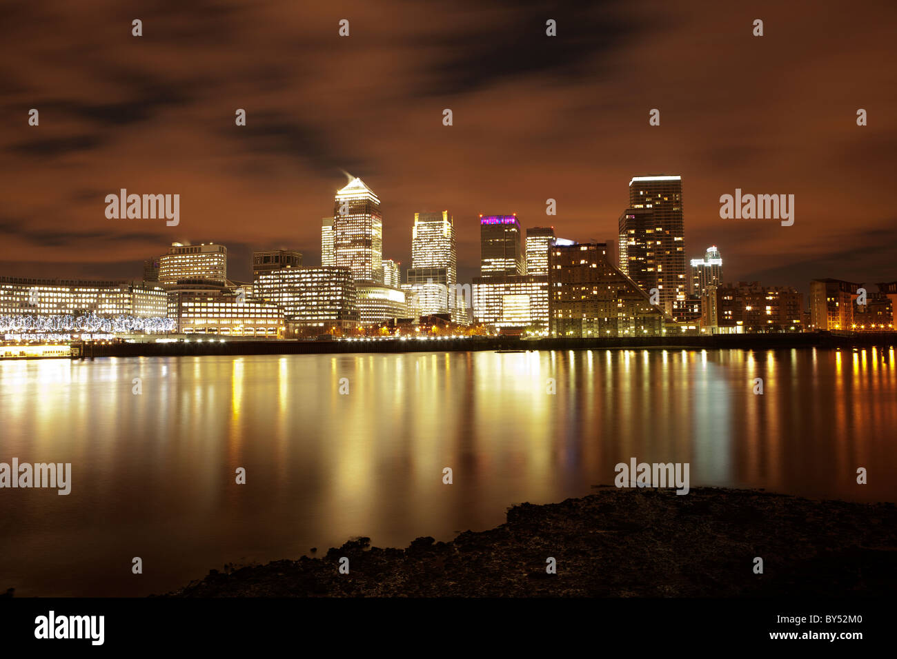 Night time sky england hi-res stock photography and images - Alamy
