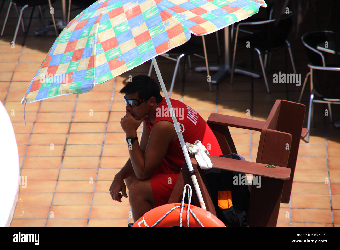 Lifeguard swimming pool chair hi-res stock photography and images - Alamy