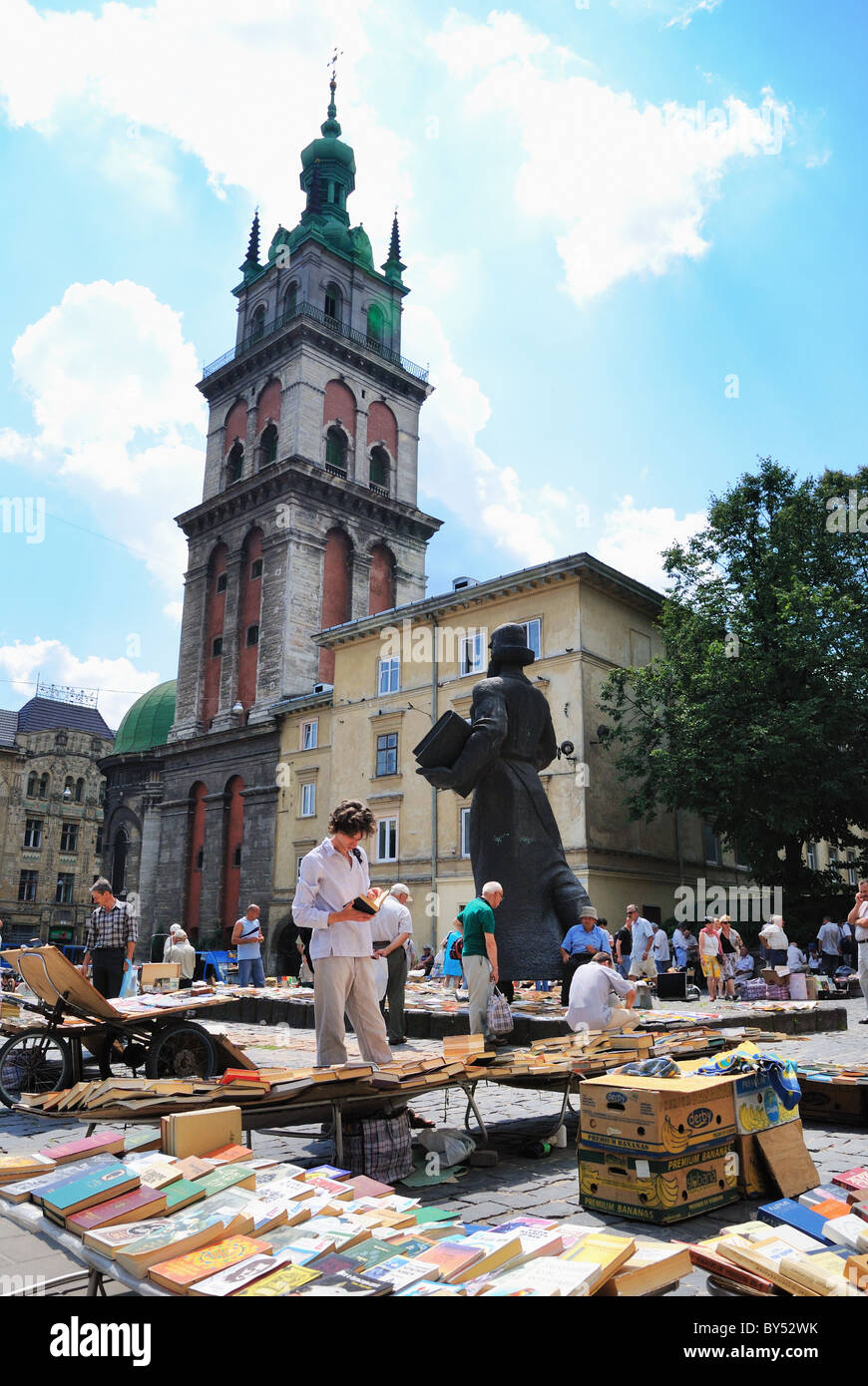 Renaissance woman reading book hi-res stock photography and images - Alamy